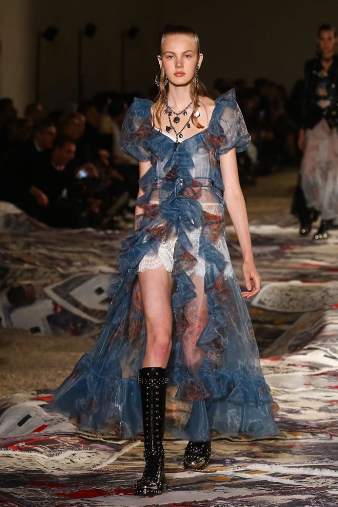 Alexander McQueen Spring 2017