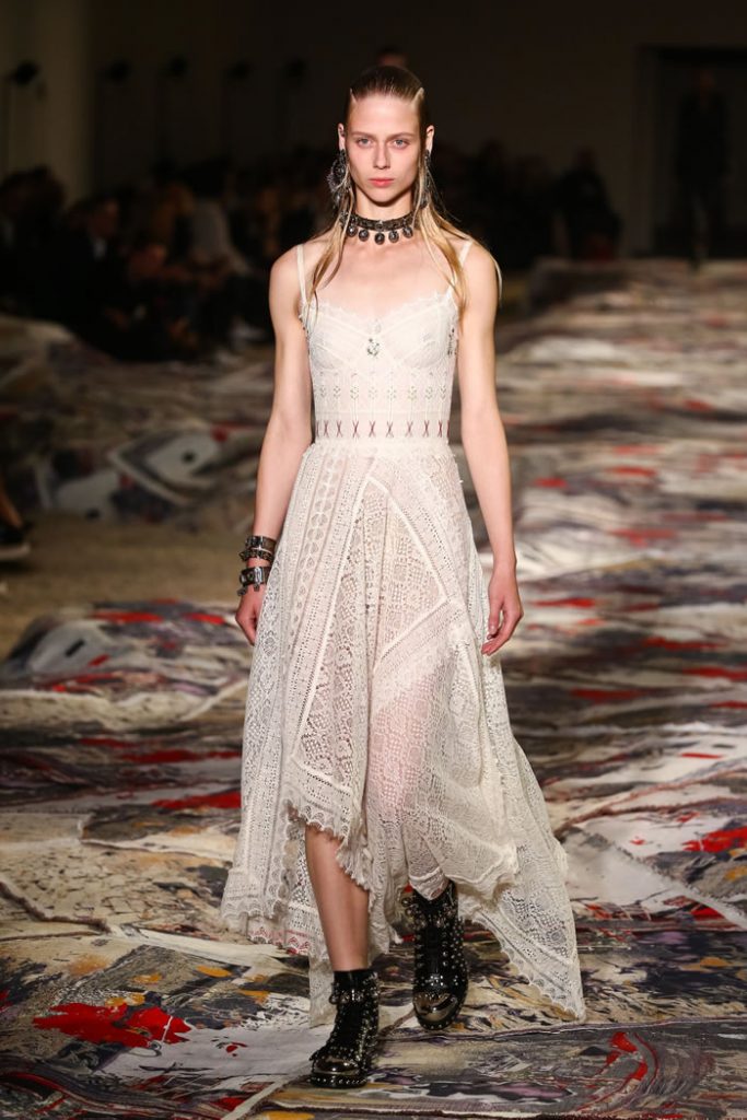 Alexander McQueen Spring 2017