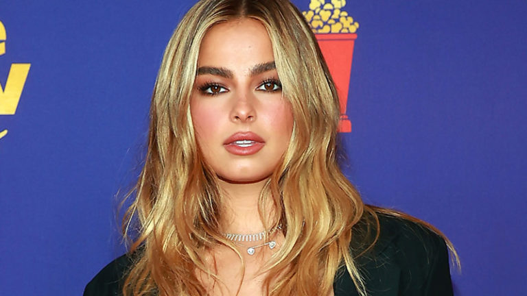 Addison Rae Just Stripped Down to The TINIEST Red-Carpet Outfit We’ve ...